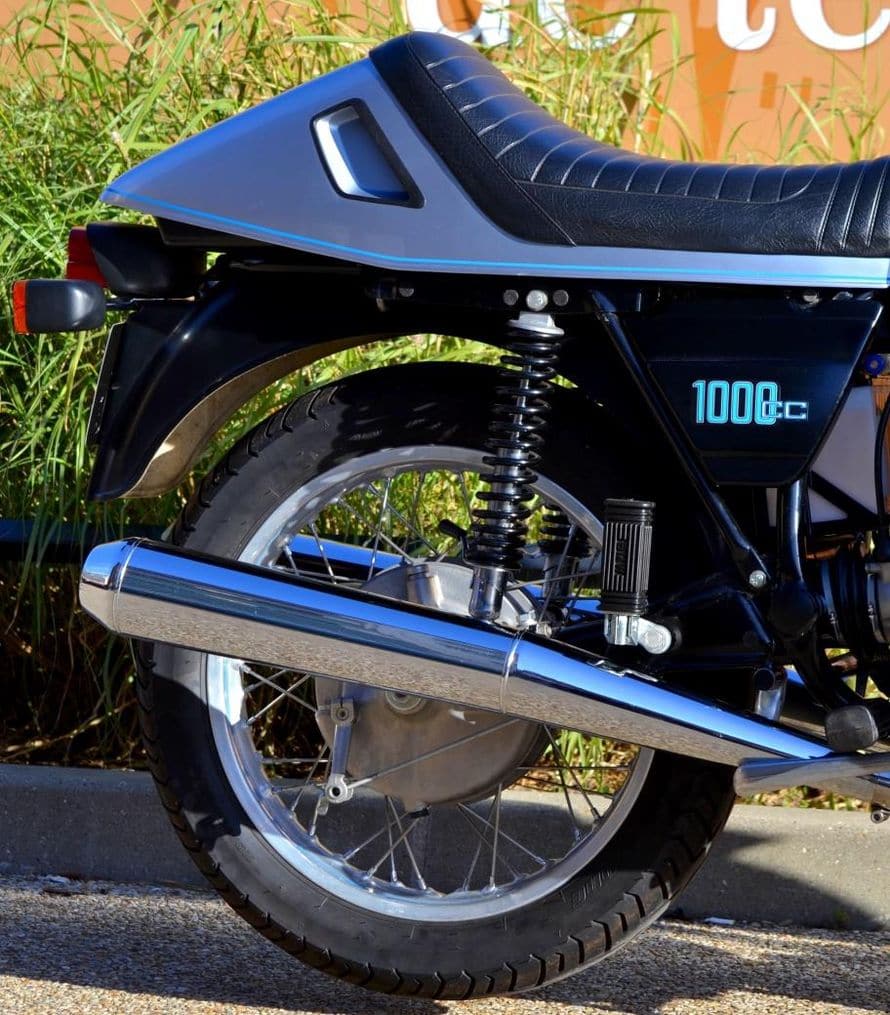 BMW R 100 RS : un carénage à couper le souffle BMW - KB Style : we are ...