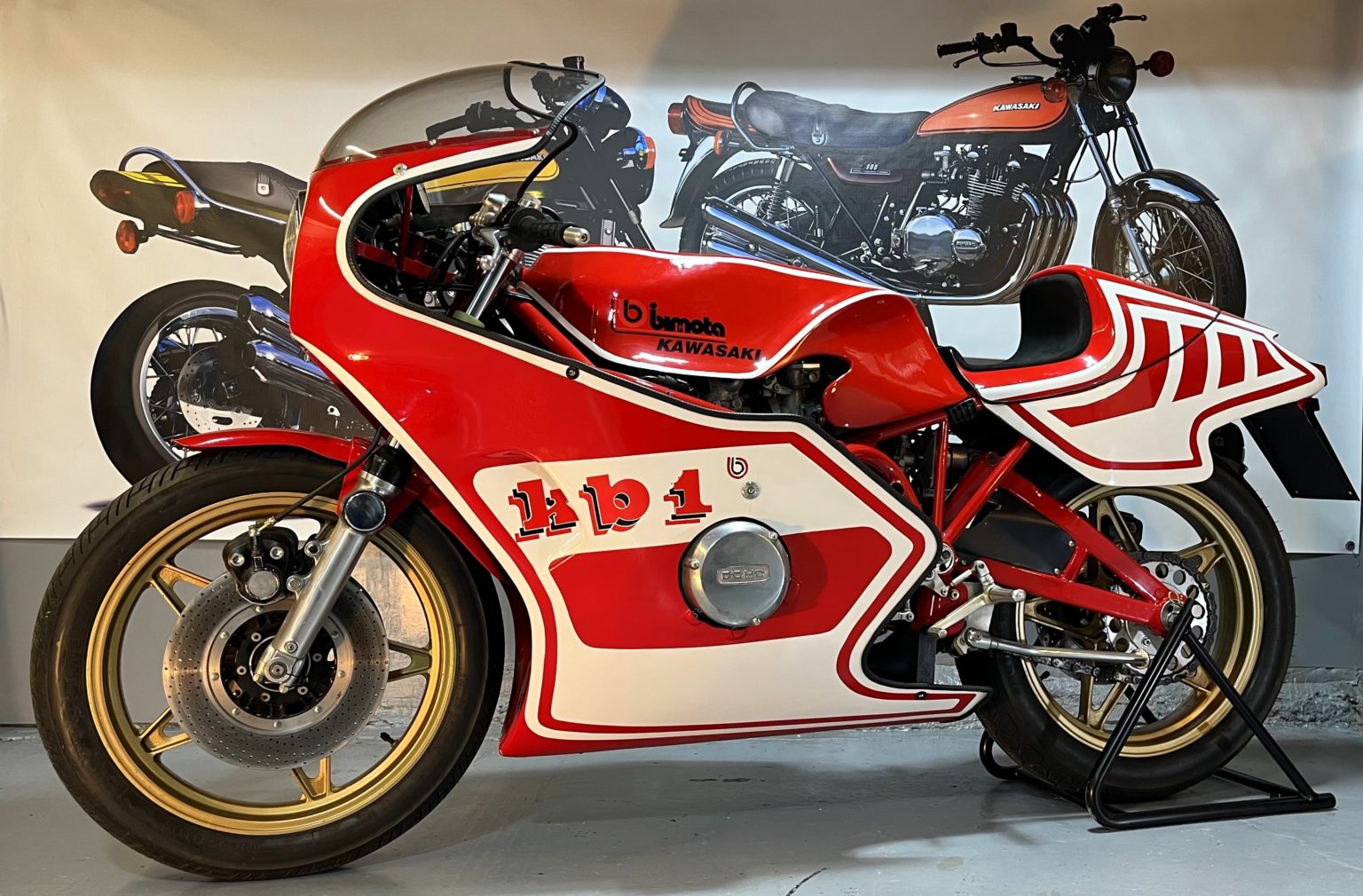 Bimota KB1 n° 44 - à l'arrivée Bimota - KB Style : we are classic, but...