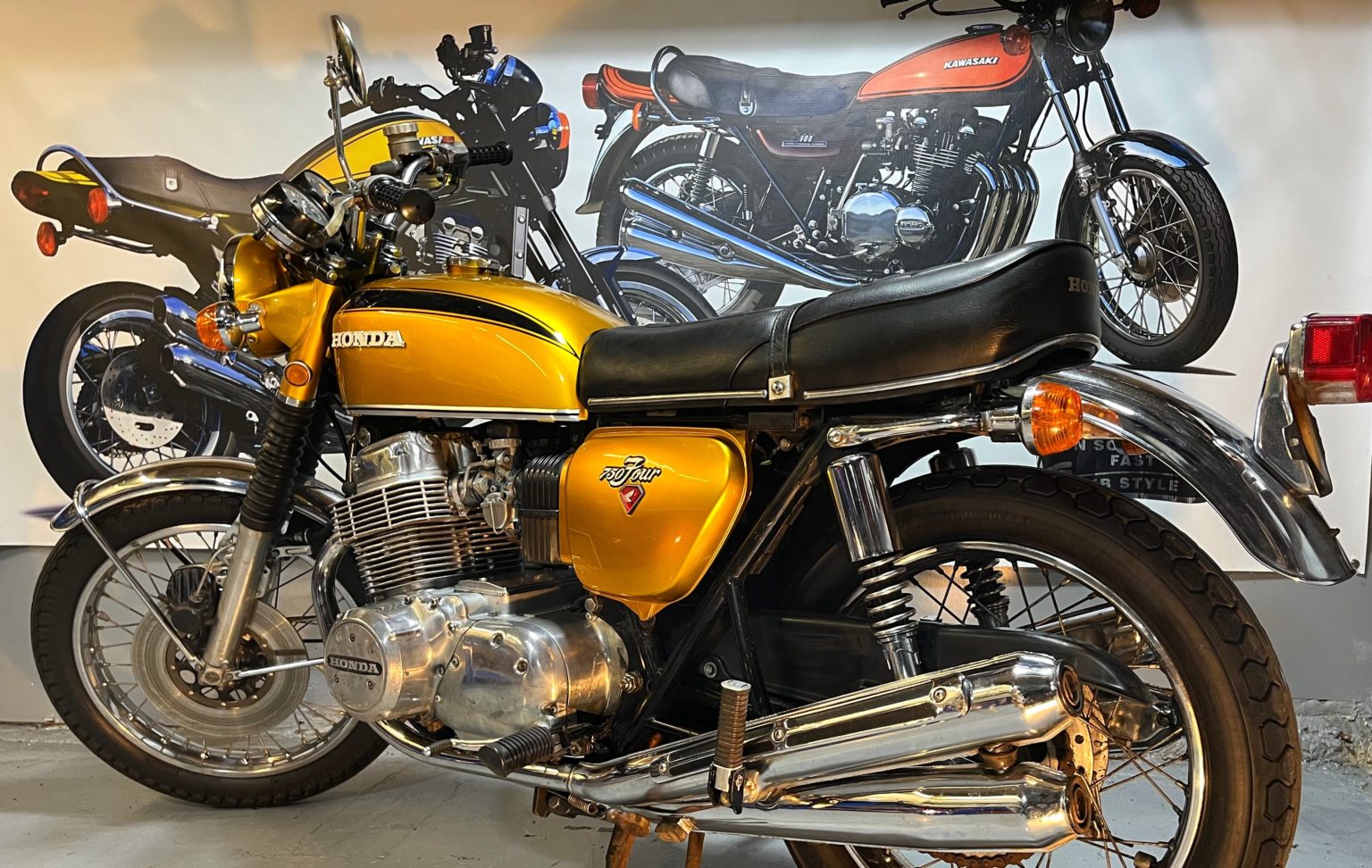 HONDA CB750 K1 1971 Candy Gold Honda - KB Style : we are classic, but...